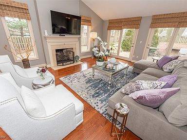 2581 Falmouth Rd, Akron, OH 44333 | Zillow