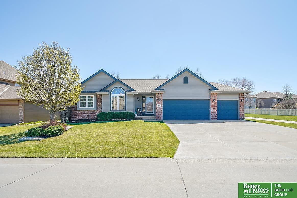 19711 Bellbrook Blvd, Gretna, NE 68028 | Zillow