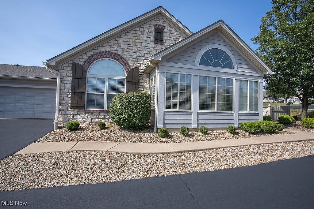 9151 Springfield Rd UNIT 202, Poland, OH 44514 | Zillow