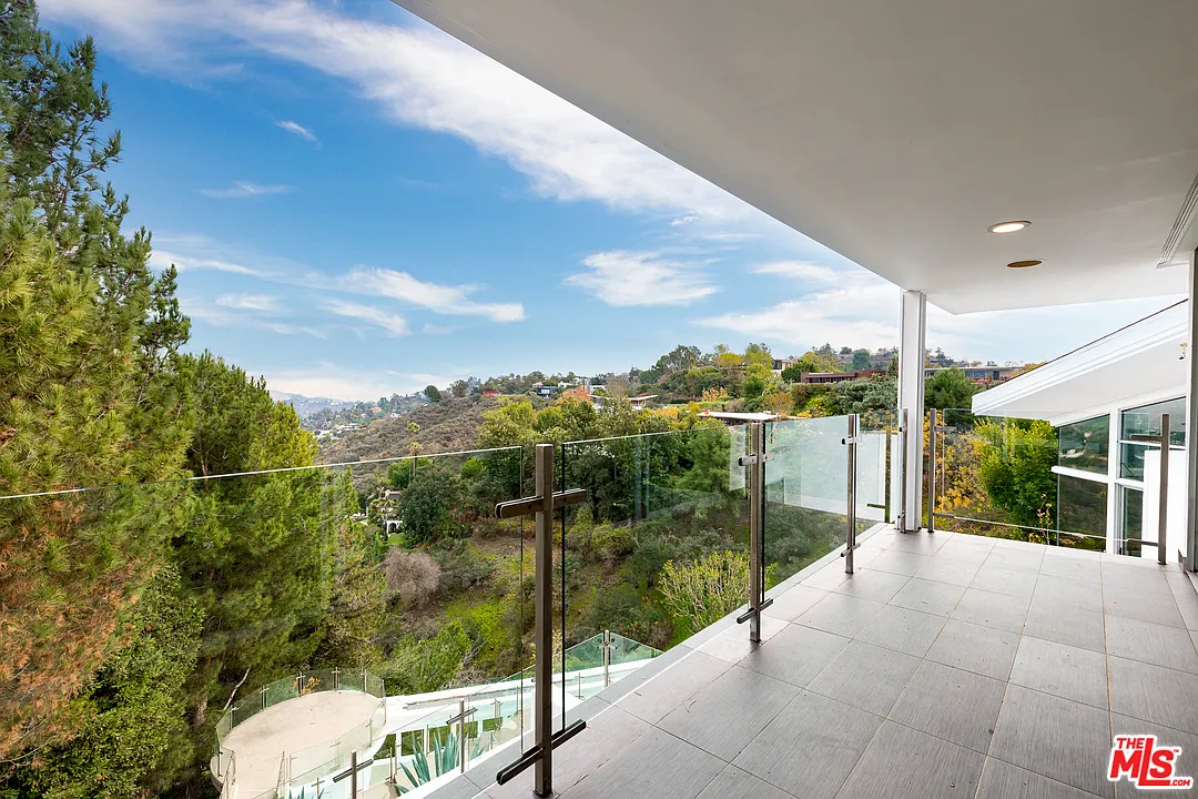 Abandoned: Inside Mary J. Blige's Former Hollywood Hills Mansion ...