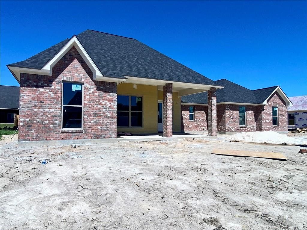 1102 Mary Diane McCall Dr, Lake Charles, LA 70605 | MLS #SWL25001646 ...