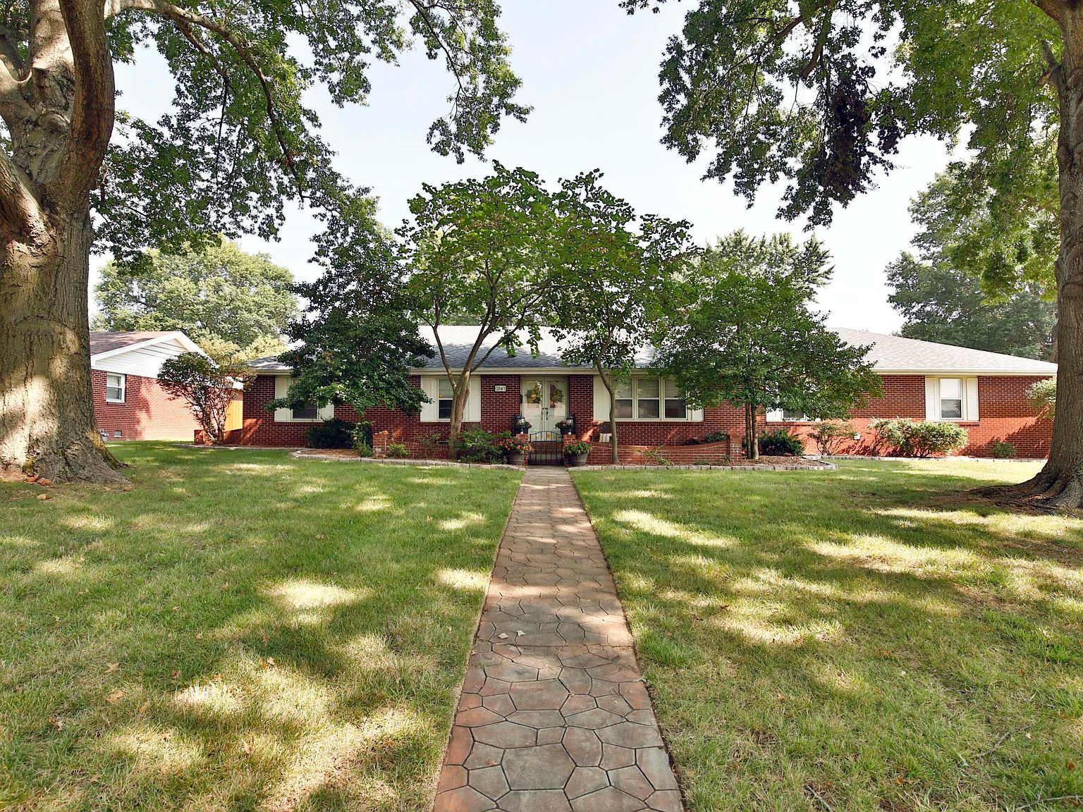 2845 E Rocklyn Road, Springfield, MO 65804 | Zillow