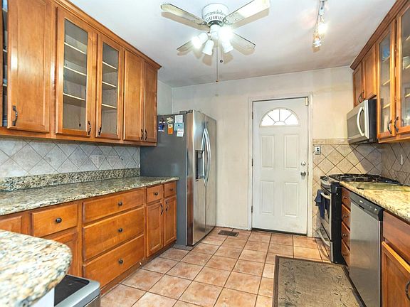 6253 N Karlov Ave, Chicago, IL 60646 | MLS #12136104 | Zillow