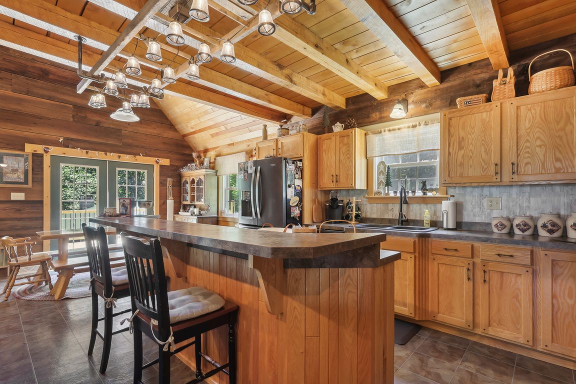 177 Freeman Falls Rd, Acme, PA 15610 | MLS #1661148 | Zillow