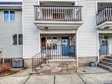 12 Willow Wood Sq East Rutherford NJ | Zillow