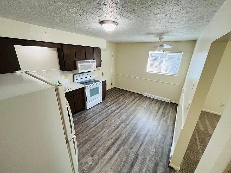 335 Tuscarawas Ave E #335, Barberton, OH 44203 | Zillow