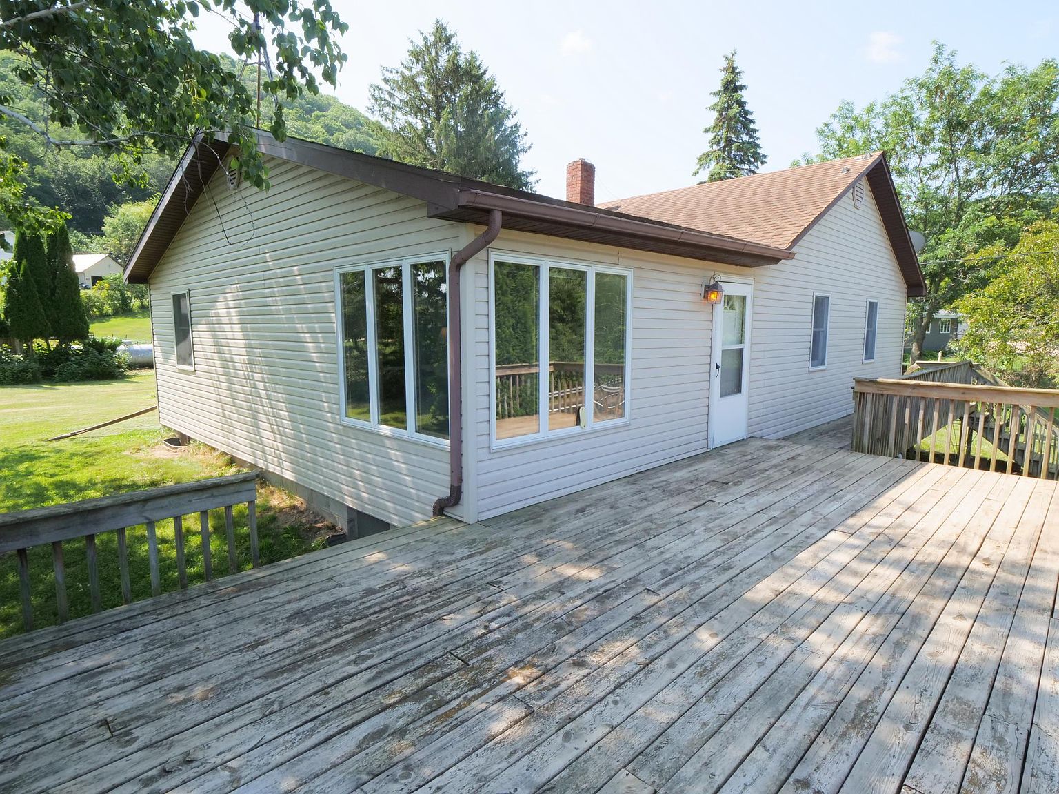 210 Schell Hl, Altura, MN 55910 | Zillow