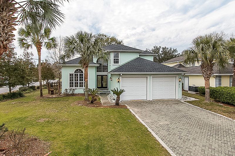 2817 Country Club Dr, Lynn Haven, FL 32444 | Zillow