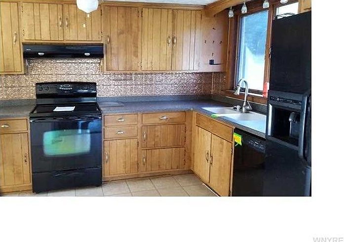 140 Maple Ave, Lyndonville, NY 14098 | Zillow