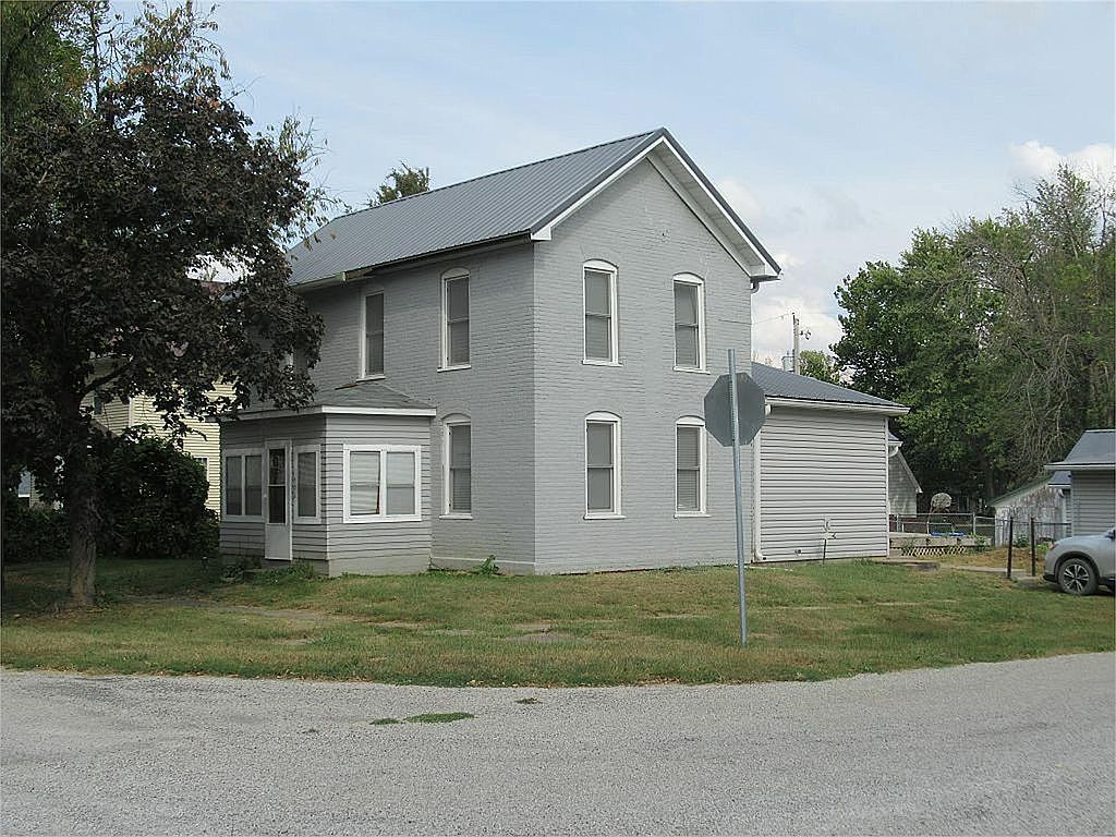 502 Main St, Nichols, IA 52766 | Zillow