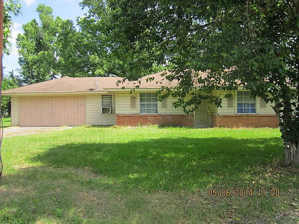 7901 Lynette St, Houston, TX 77028 | Zillow