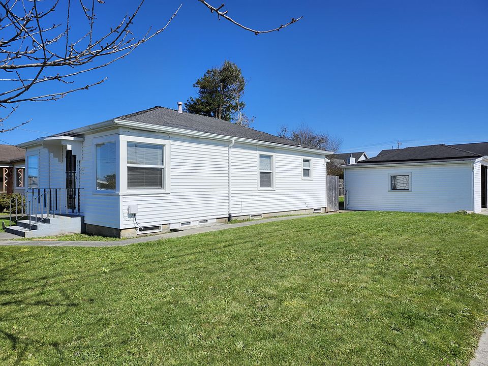 2935 J St, Eureka, CA 95501 | Zillow