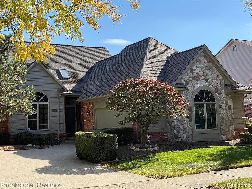 1090 Pointe Place Blvd, Rochester, MI 48307 | Zillow