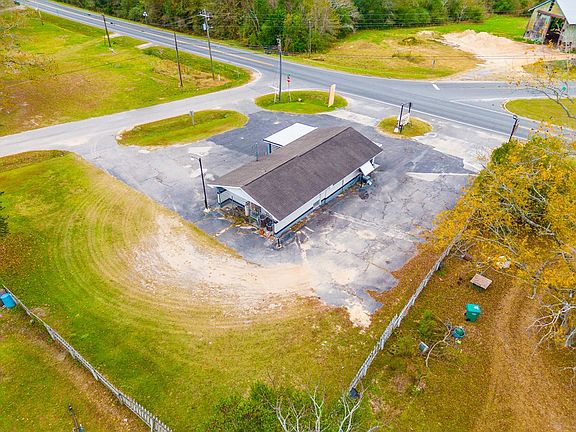 1018 Alabama St N, Broxton, GA 31519 | MLS #34335 | Zillow