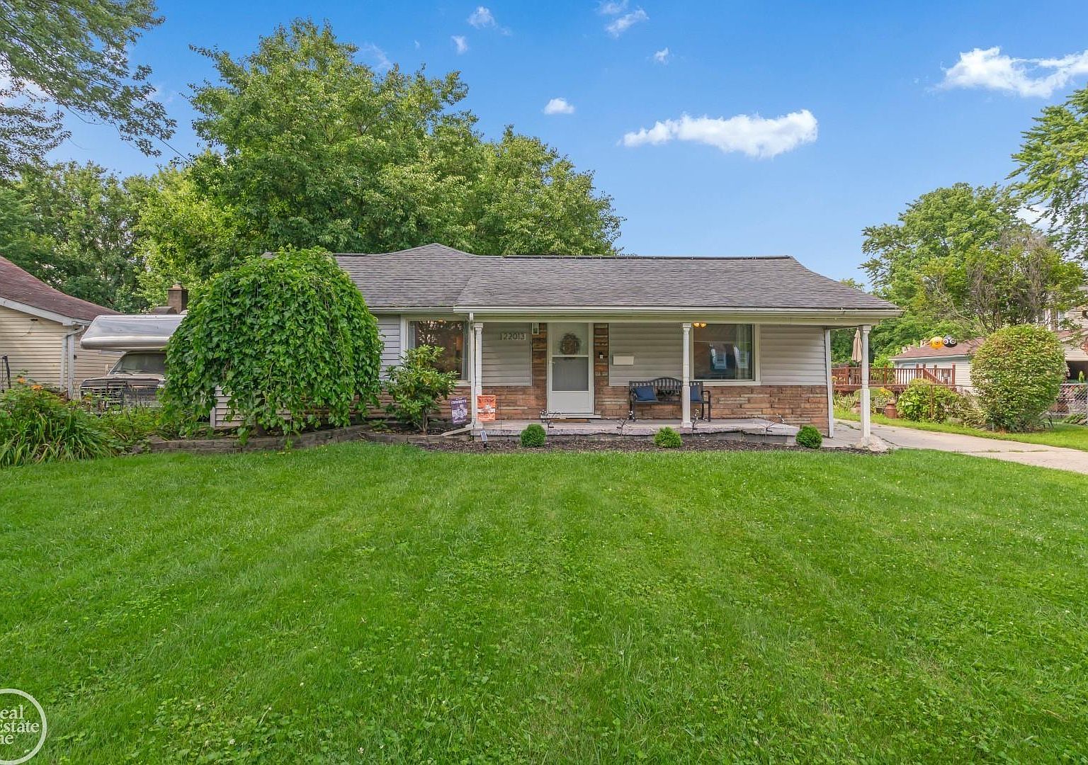 22013 Maxine St, Saint Clair Shores, MI 48080 | Zillow