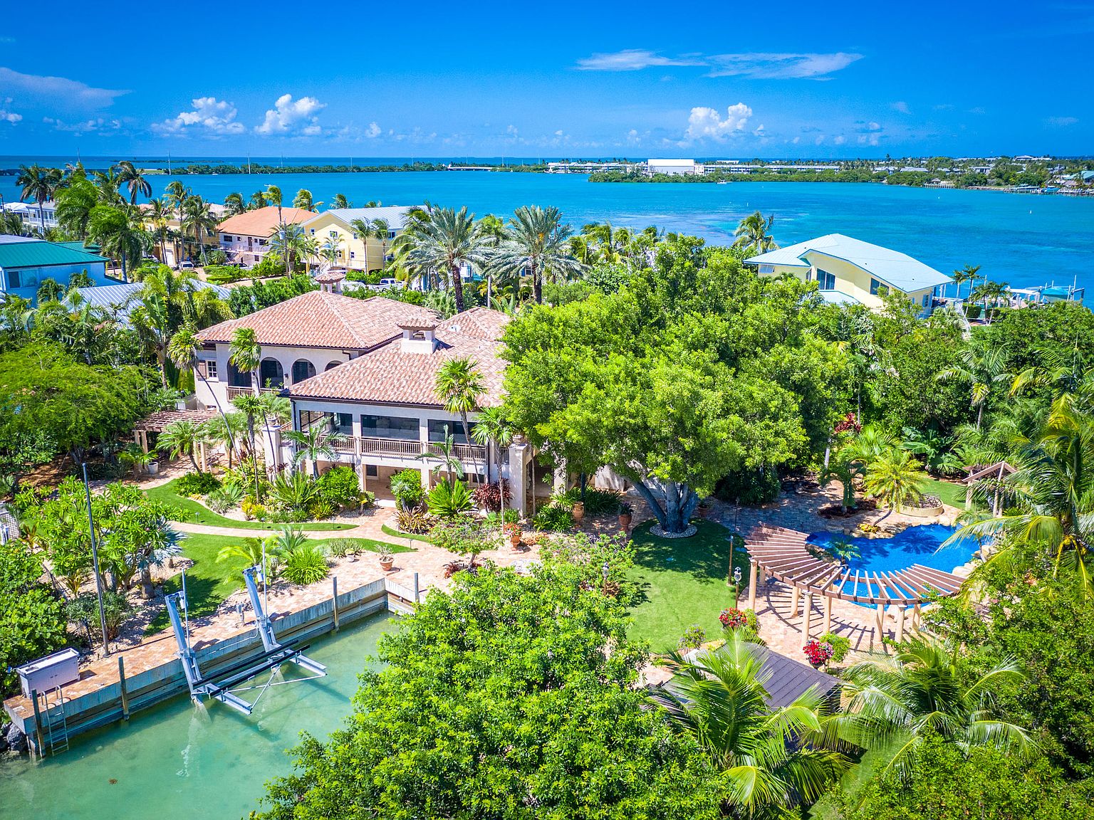 402 Harbour Dr, Duck Key, FL 33050 | Zillow