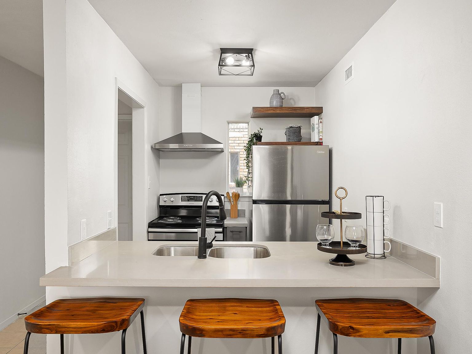 3804 N 8th Ct APT 4, Mcallen, TX 78501 | Zillow