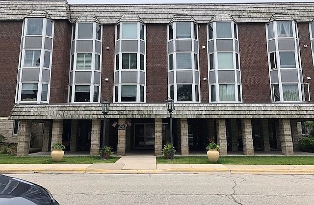 2500 Windsor Mall APT 2C, Park Ridge, IL 60068 | Zillow