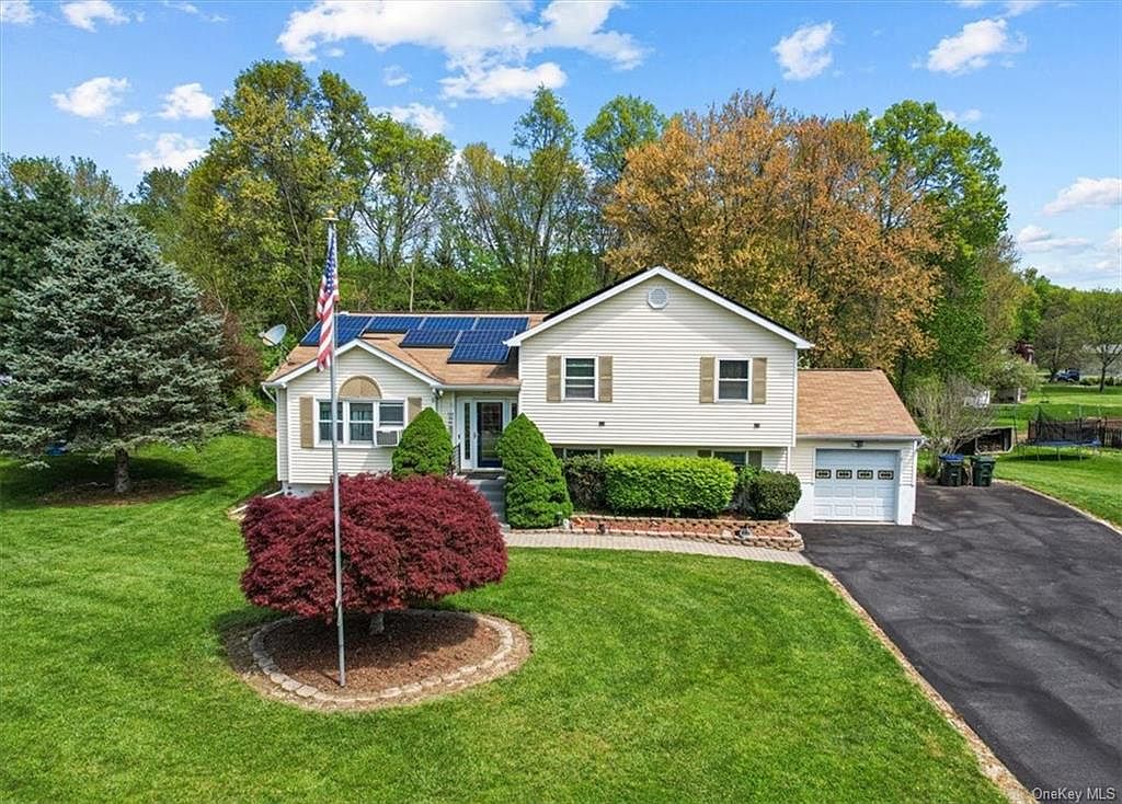 14 Canterbury Circle, Washingtonville, NY 10992 | Zillow