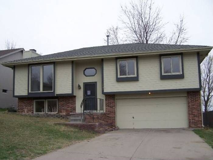 1207 Terry Dr, Bellevue, NE 68123 | Zillow