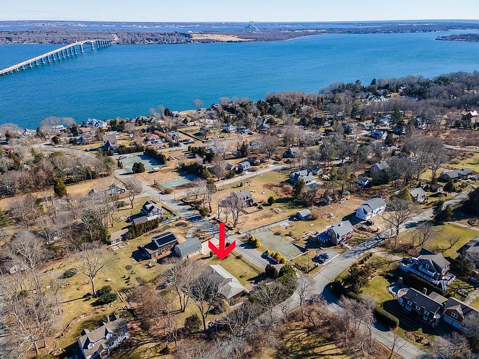 76 Plum Beach Rd Saunderstown RI | Zillow