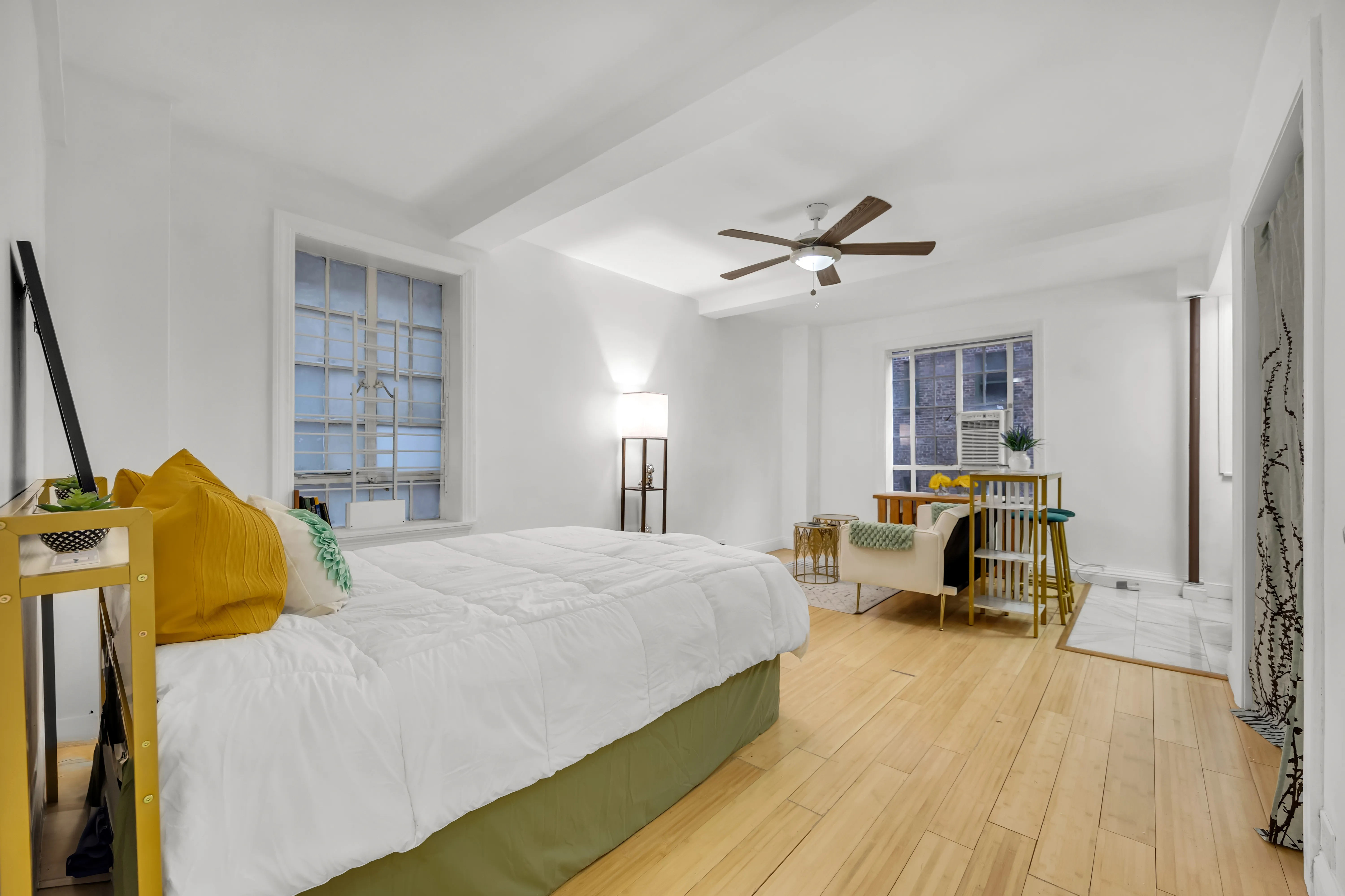 140 East 40th Street #5H in Murray Hill, Manhattan | StreetEasy