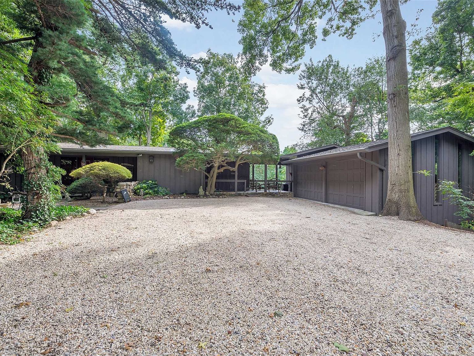 160 Sweet Hollow Rd, Huntington, NY 11743 | Zillow