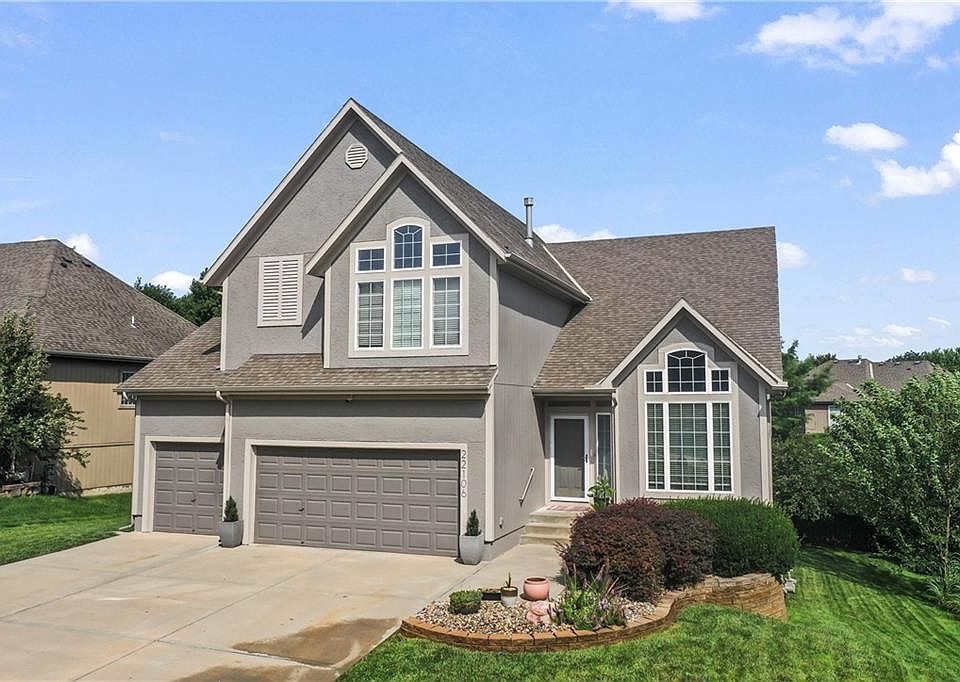 22106 W 70th St, Shawnee, KS 66226 | MLS #2448116 | Zillow