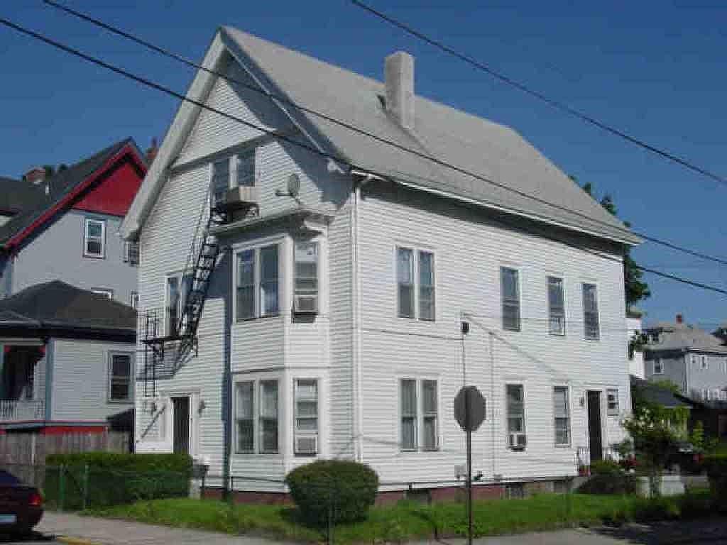 25 Summer St, Central Falls, RI 02863 | Zillow