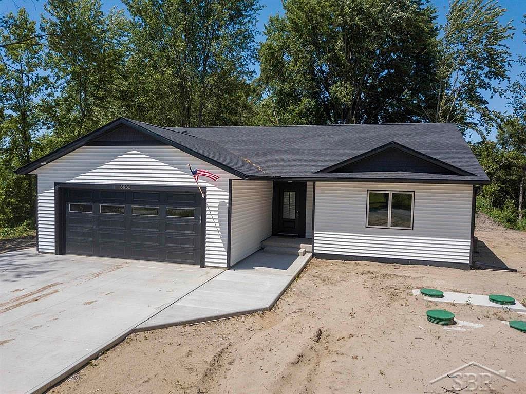 3055 E Gordonville Rd, Midland, MI 48640 | Zillow