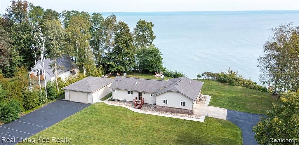 2799 S Lakeshore Rd, Applegate, MI 48401 | Zillow