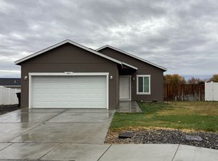 895 SE 9th St, Hermiston, OR 97838 | Zillow