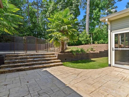 2075 Stone Pointe Dr NW, Kennesaw, GA 30152 | MLS #6916620 | Zillow