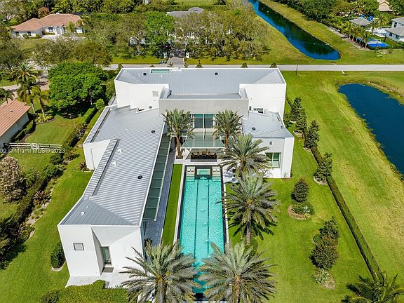 8119 Man O War Rd, Palm Beach Gardens, FL 33418 | MLS #A11349009 | Zillow