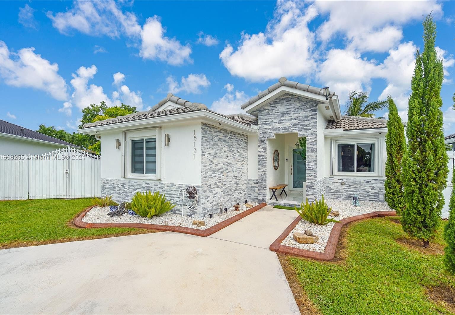 15131 SW 138th Ter, Miami, FL 33196 | Zillow