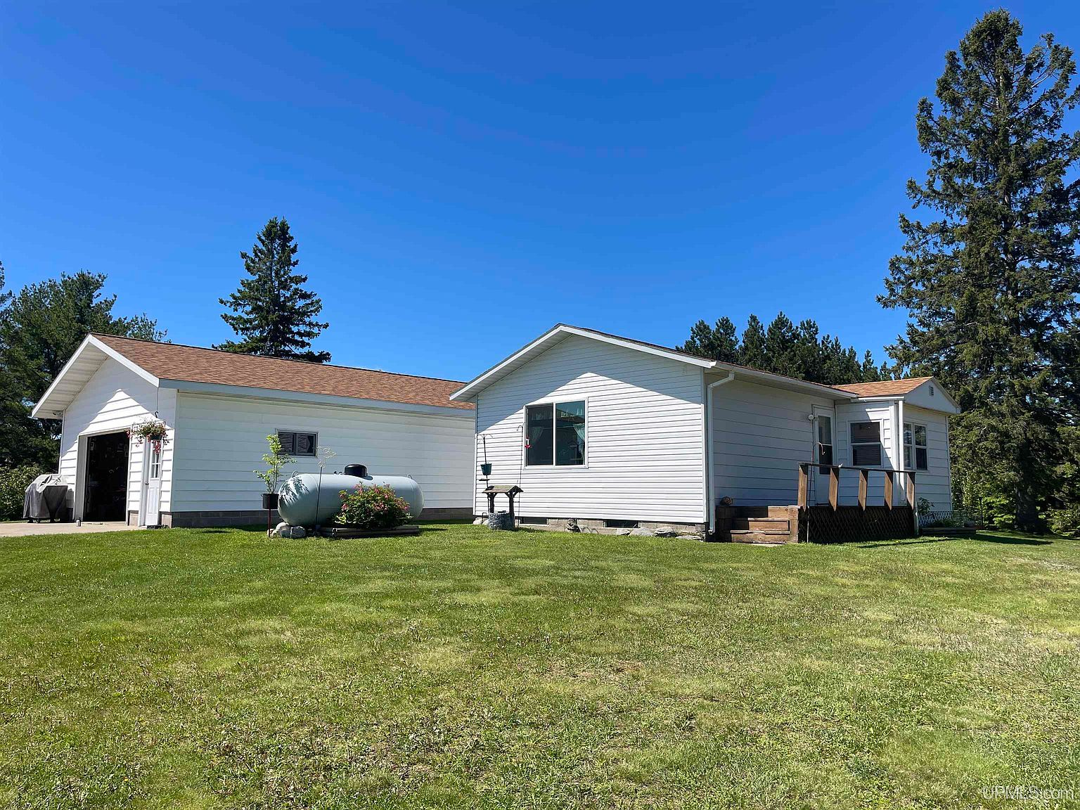 10675 E H58 Hwy, Munising, MI 49862 | Zillow