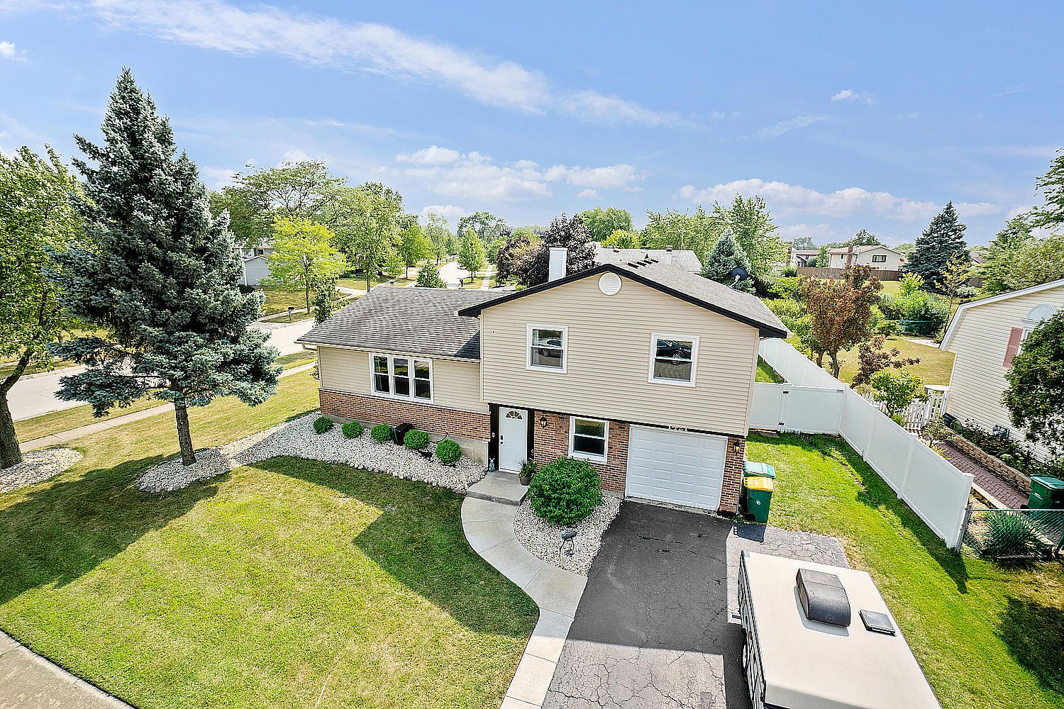 1421 Haise Ln, Elk Grove Village, IL 60007 | Zillow