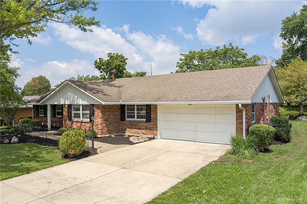 2261 Hazelhurst Ct, Dayton, OH 45440 | Zillow