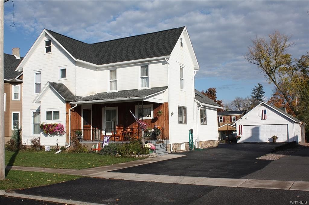33 Park Ave, Middleport, NY 14105 | Zillow