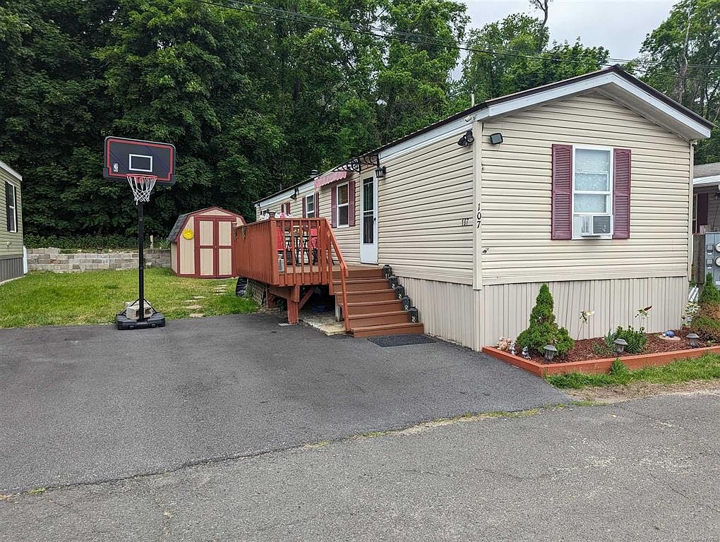 18 Square Hill Rd 107, New Windsor, NY 12553 | Zillow
