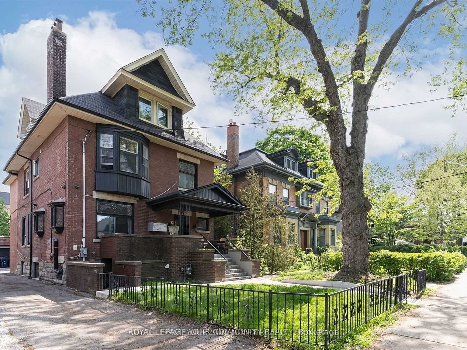 11 Laxton Ave #202, Toronto, ON M6K 1K8 | Zillow