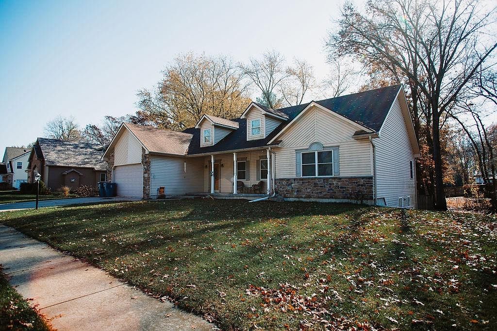 803 Oakwood Dr, Chesterton, IN 46304 | Zillow