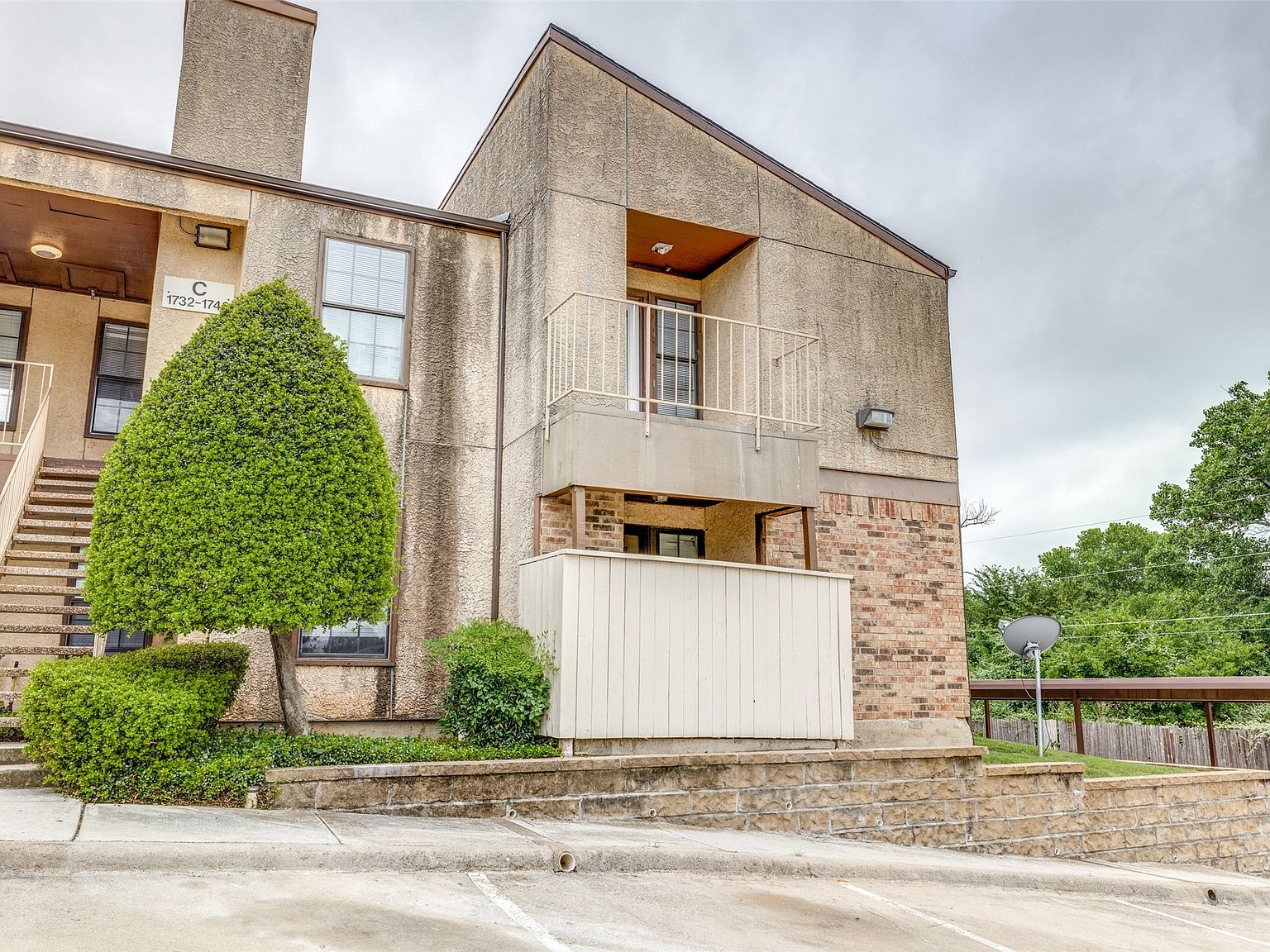 1742 Crest Point Dr, Arlington, TX 76012 | Zillow