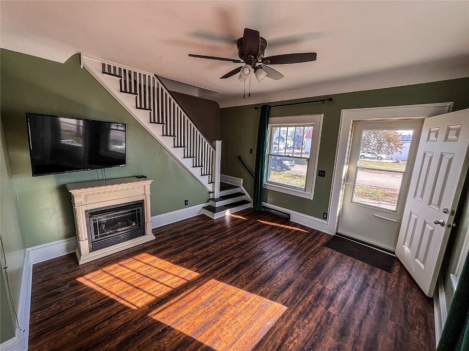 1010 8th St SW, Cedar Rapids, IA 52404 | Zillow