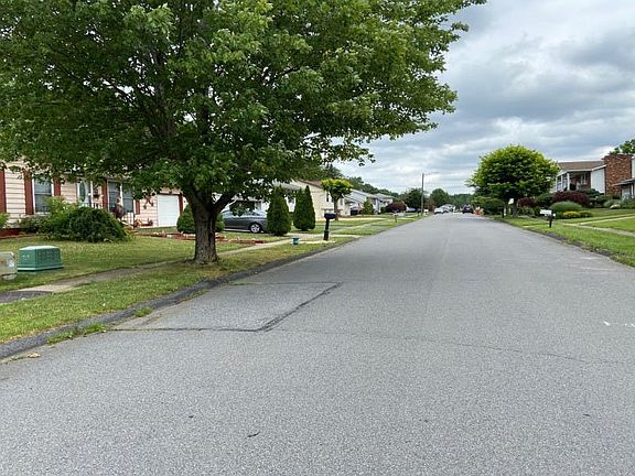 101 Rinaldi Dr, Taylor, PA 18517 | Zillow