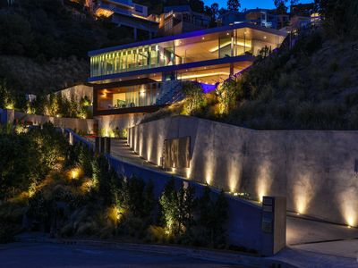 1895 Rising Glen Rd, Los Angeles, CA 90069 | Zillow