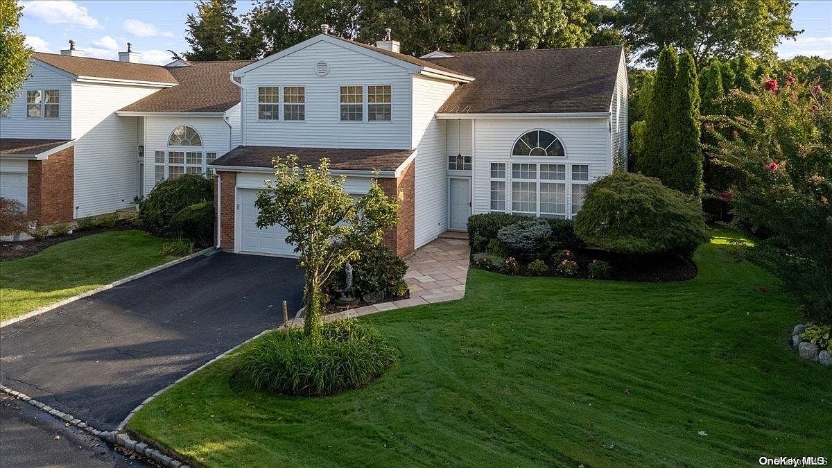98 Fairway View Drive #98, Commack, NY 11725 | Zillow