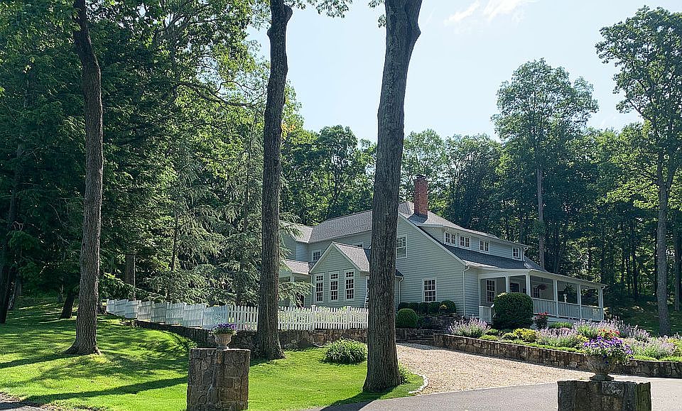 60 Peaceable Ridge Rd, Ridgefield, CT 06877 | Zillow