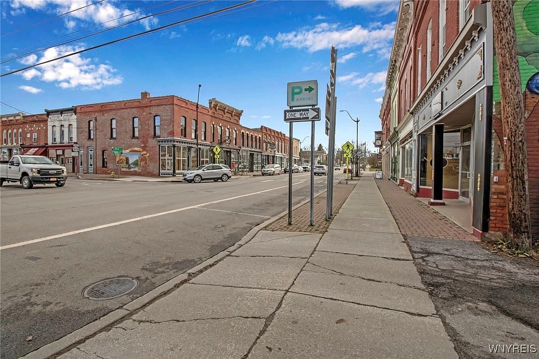 12 Main St, Middleport, NY 14105 | Zillow