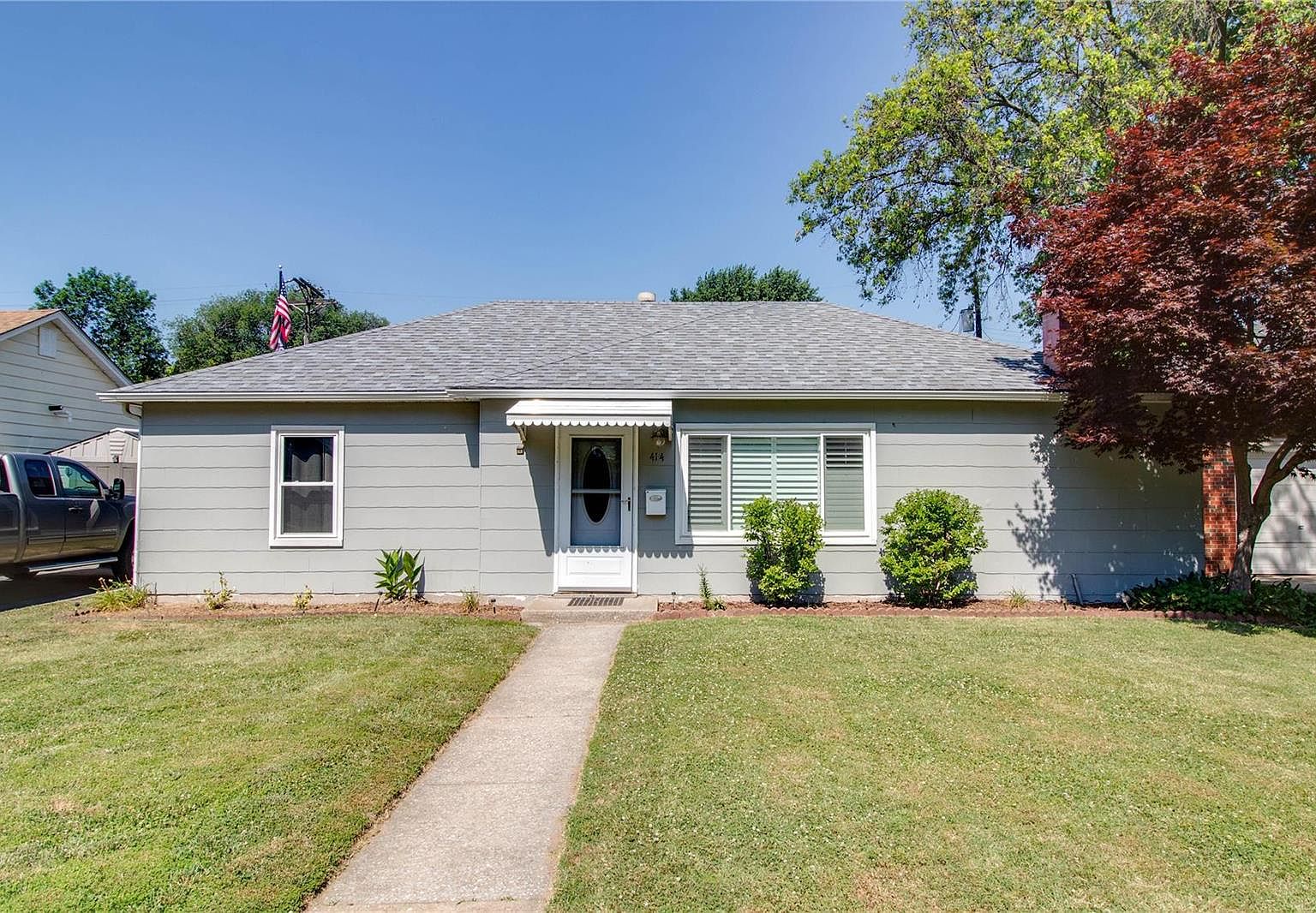 414 N Maple Ave, Roxana, IL 62084 | Zillow